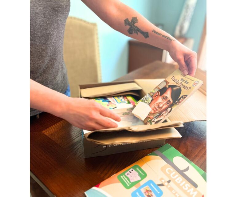 How we do art in our homeschool - flourishinghomemaker.com