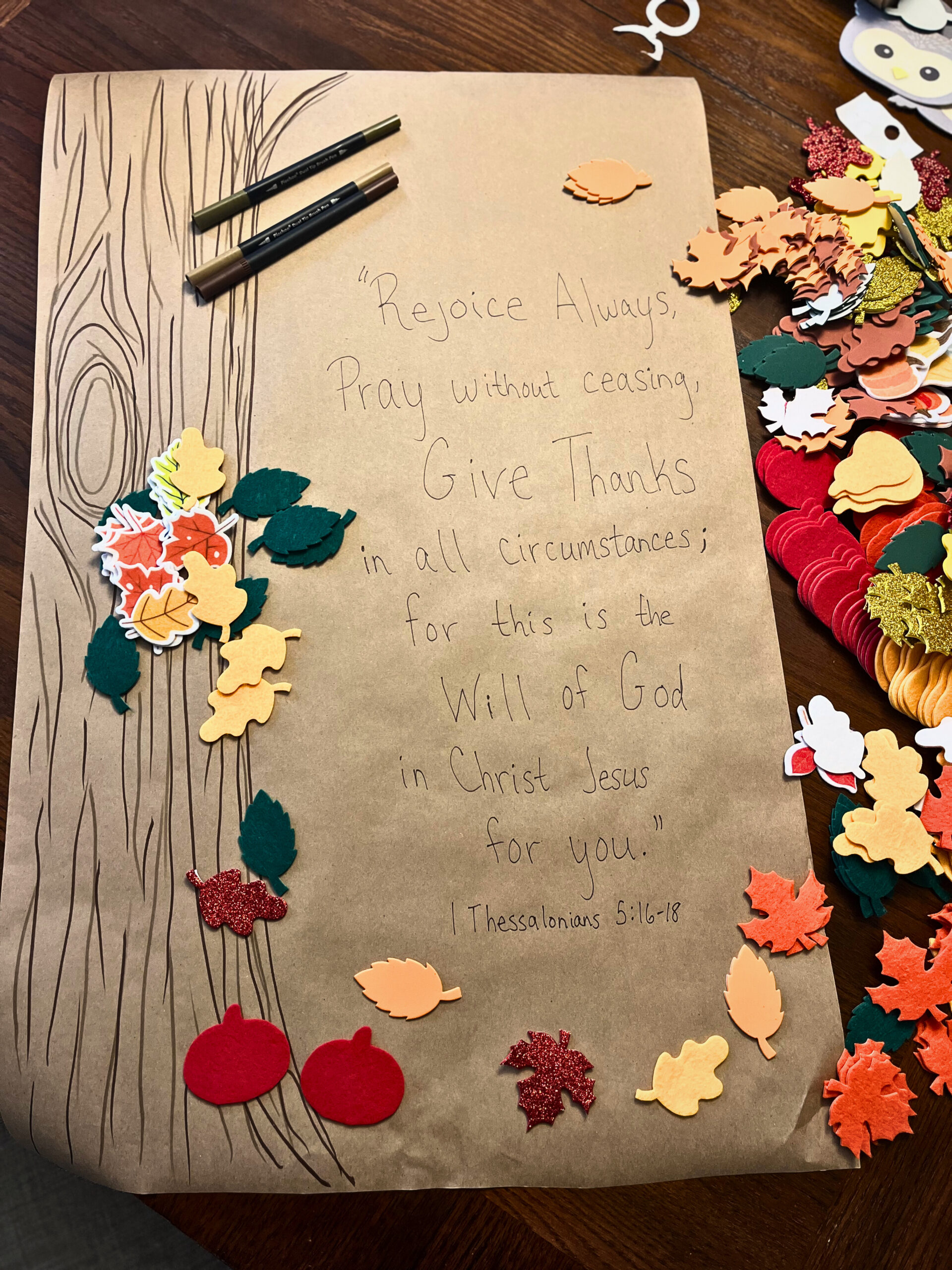 The thankful tree! A fun homeschool activity - flourishinghomemaker.com