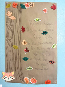 The thankful tree! A fun homeschool activity - flourishinghomemaker.com